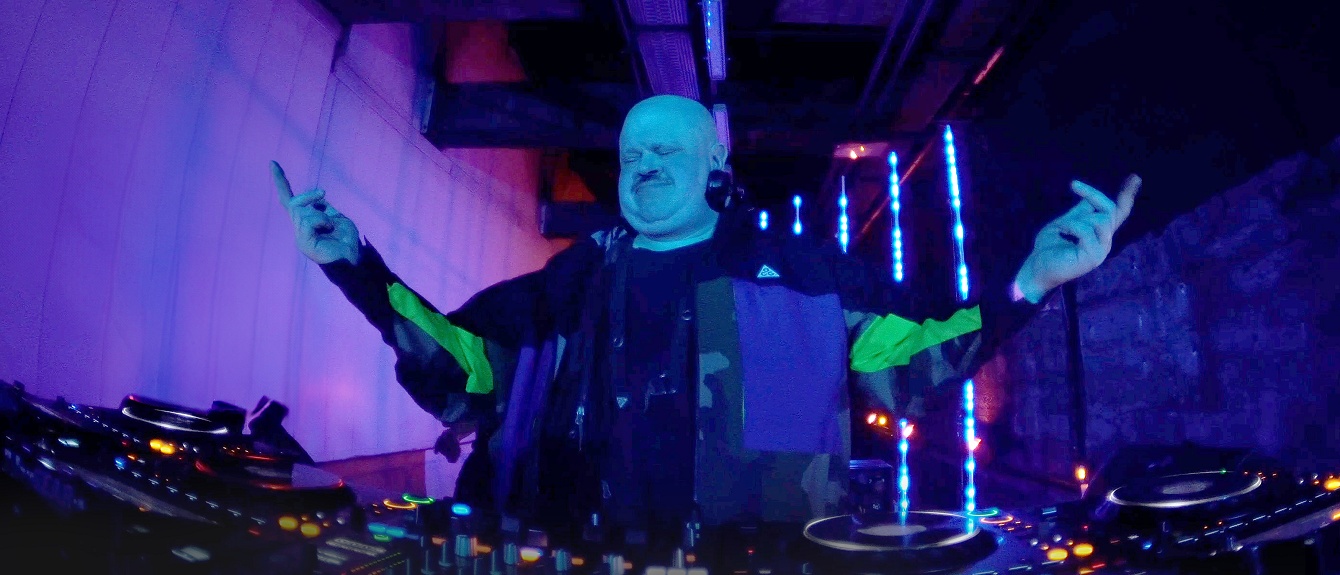 RA Live: Teki Latex RA Films