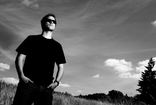 John Askew records new album tomorrow night · News RA