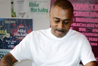 Mike Huckaby tours Europe · News RA