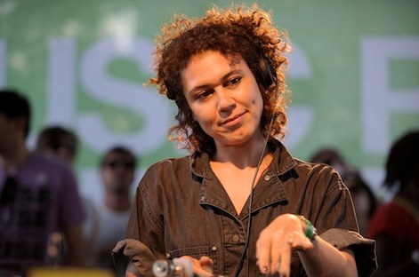 Cassy tours Australia for the first time · News RA