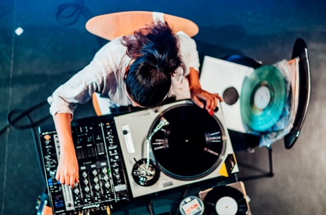 Experimental turntablist Maria Chavez made her new album using a record ...