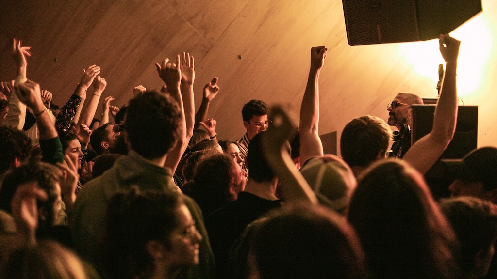 Help Paris club Djoon reopen · News RA