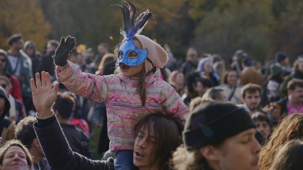 'We've waited long enough': Thousands protest Montreal's indoor dancing ...