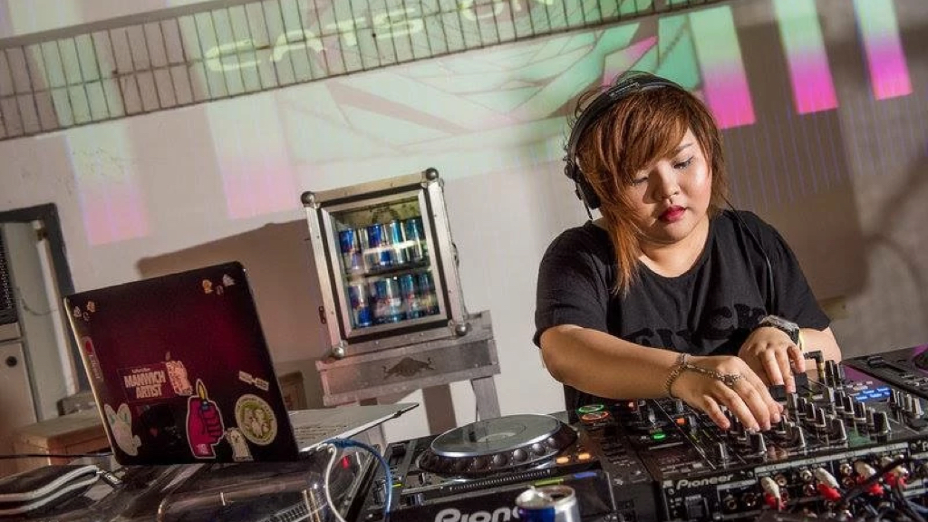 Mix Of The Day: Cats On Crack (Eileen Chan) · News RA
