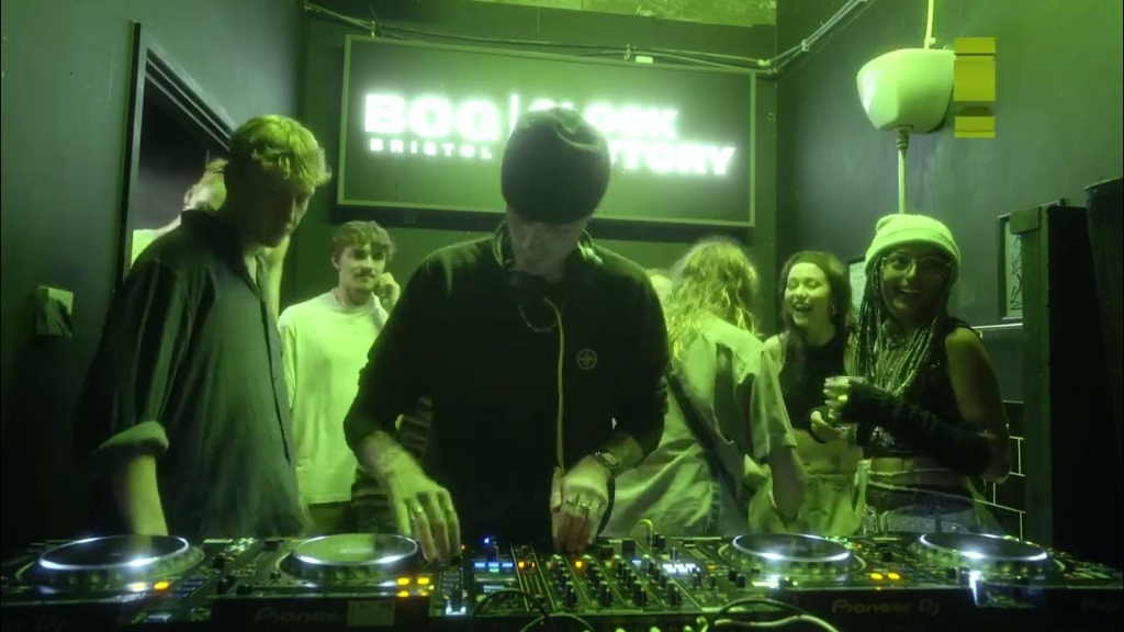 Mix Of The Day: Longeez · News RA