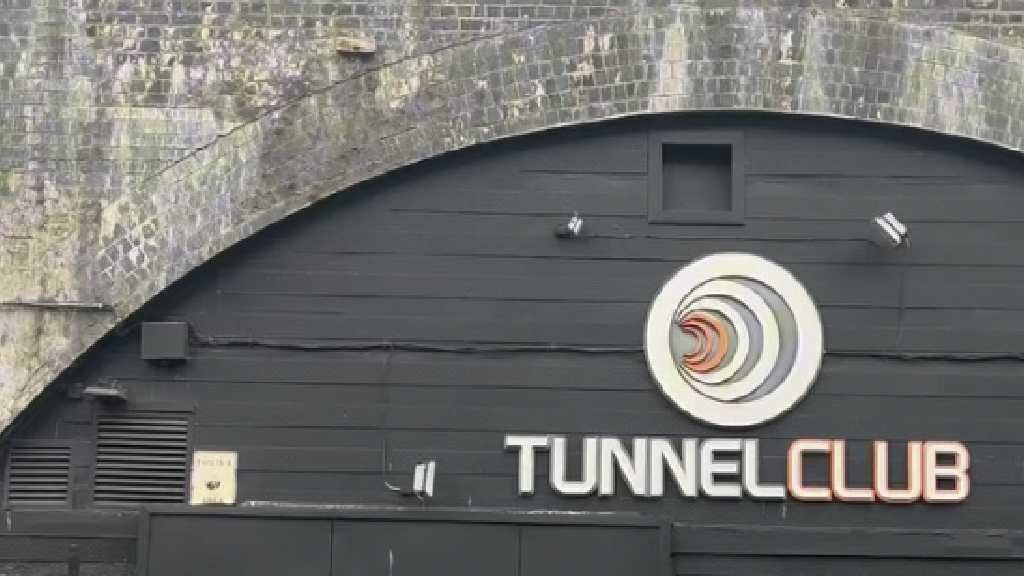 Five people injured after car drives into crowd outside Birmingham club · News RA