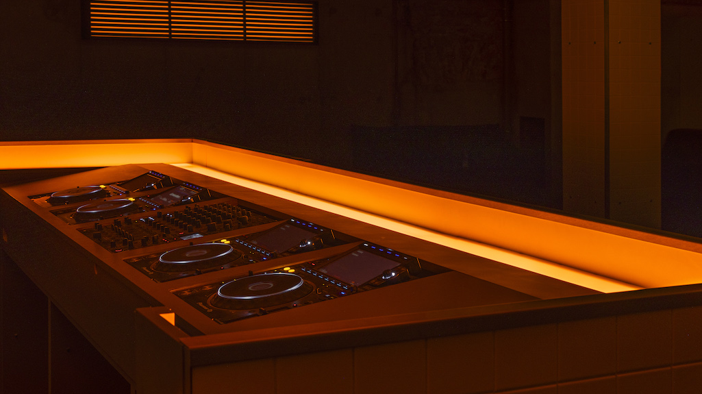 Paris club essaim reveals September programme, unveils new after-hours ...