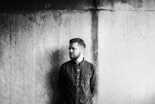 Aaron Thomas · Artist Profile