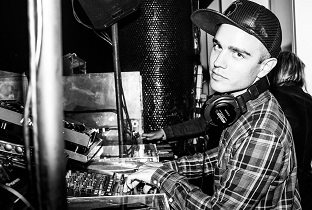 Adam Kraft · Artist Profile