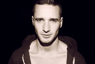 Adam Turner · Artist Profile