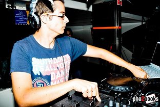 Albert Romero · Biography