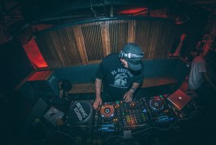 Alex Gallus · Artist Profile