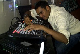 Alexis Cordero · Artist Profile