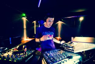 Alex Janke · Artist Profile