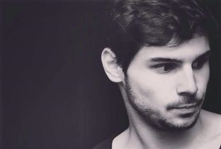 Alex Mendes · Artist Profile