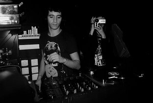 Alex Moon · Artist Profile