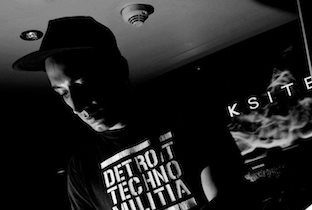 Alex Oliver · Artist Profile