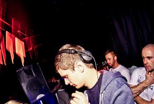 Alex Wareing · Artist Profile