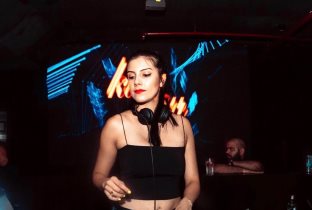 Ana Lilia · Biography