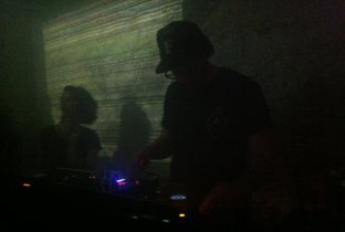 Andrew Ross · Artist Profile