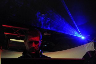 Andy Moore · Artist Profile