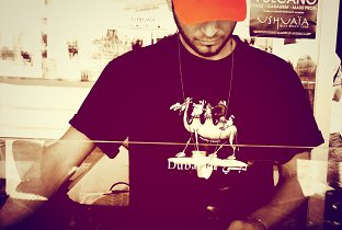 Anthony Moore · Artist Profile