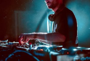 Berna · Artist Profile