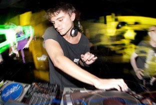 Casey Anderson · Artist Profile