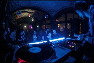 Chris Ross · Artist Profile