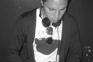 Danny Saggers · Artist Profile