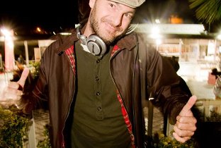 David H · Artist Profile