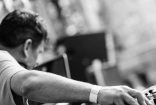 Derek Kaye · Artist Profile