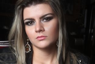 DJ Amanda Caldas · Artist Profile