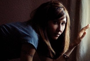 Chloe Harris · Artist Profile