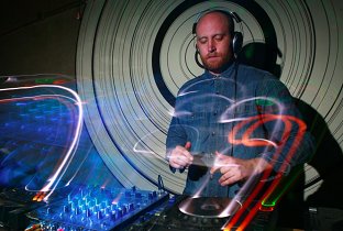 Donald Summer · Artist Profile