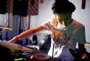 e.you · Artist Profile