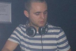 Elliot Maynard · Artist Profile