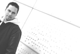 Eric Small · Artist Profile