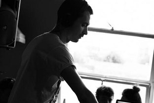 Ewan Smith · Artist Profile