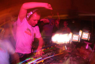 Greg Vickers · Artist Profile