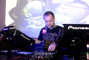 Hubie · Artist Profile