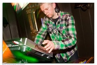 Jon Manning · Artist Profile