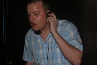 Lee Lawrence · Artist Profile