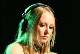 Lucy Furr · Artist Profile