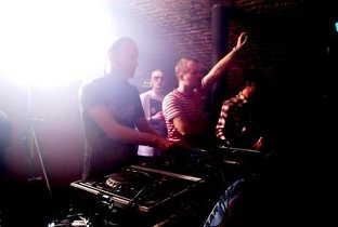 Mark Castley · Artist Profile