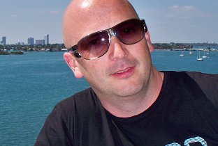 Mikey Gallagher · Artist Profile