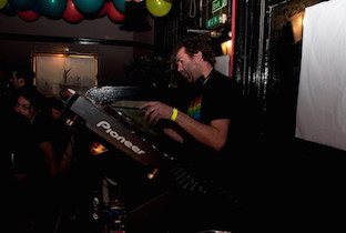 Neil Thornton · Artist Profile