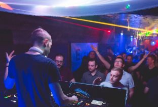 Noah Curtis · Artist Profile