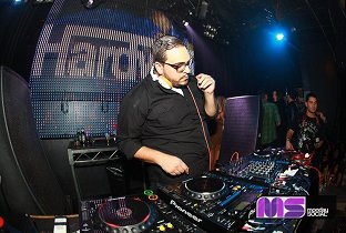 Paul Ahi · Artist Profile