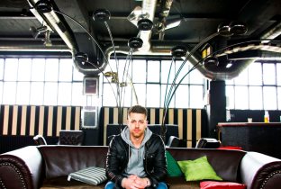 Reto Ardour · Artist Profile